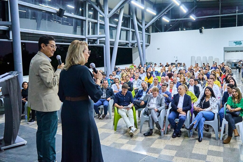 El periodista Juan Carlos Yepes lanza su nuevo libro dedicado a Ciencia ...